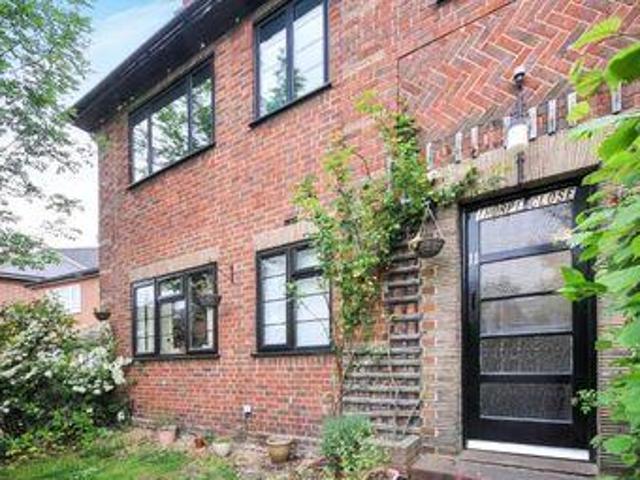 2 Bedrooms Flat for sale in Thorpe Close, Silverdale, Sydenham, London SE26