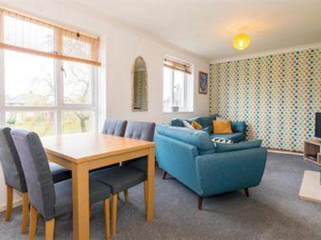2 Bedrooms Flat for sale in Tinshill Mount, Cookridge LS16