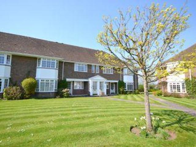 2 Bedrooms Flat for sale in Trafalgar Court, Farnham GU9