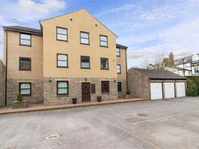 2 Bedrooms Flat for sale in Trafalgar Court, Harrogate, North Yorkshire HG1