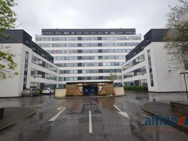 2 Bedrooms Flat for sale in Trident Apartments, Ashton Lane, Sale, Manchester M33