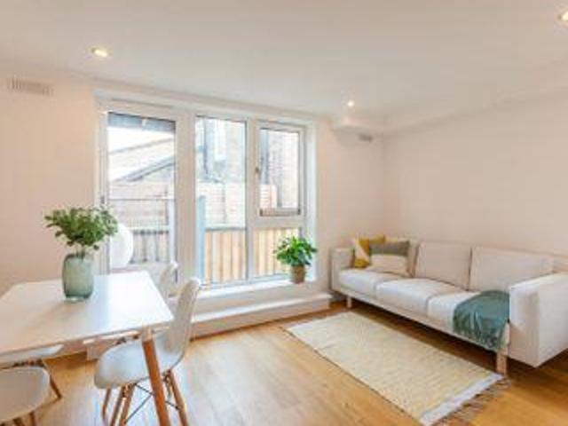 2 Bedrooms Flat for sale in Trinity Mews, Whitechapel E1