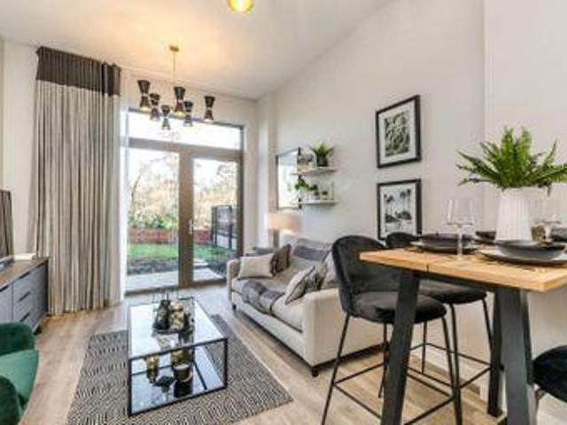 2 Bedrooms Flat for sale in Trinity Quarter, Guildford GU1