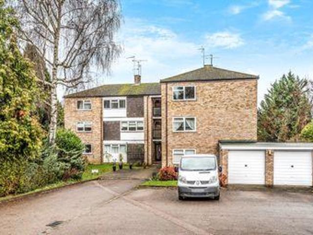2 Bedrooms Flat for sale in Tudor Court, Hitchin SG5