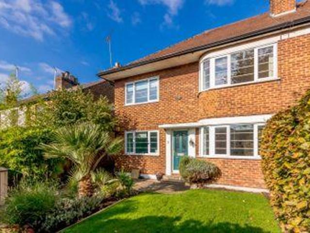 2 Bedrooms Flat for sale in Tudor Road, Kingston Upon Thames KT2