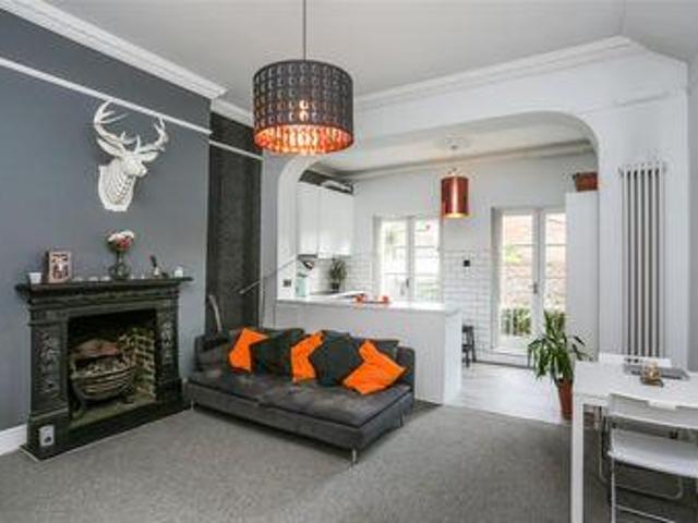 2 Bedrooms Flat for sale in Tufnell Park Road, London N7