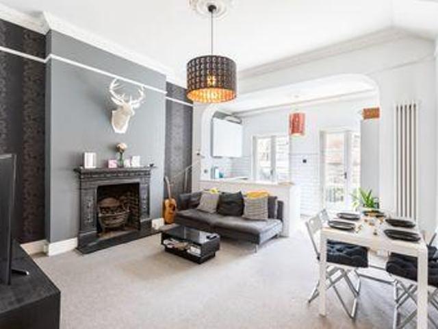 2 Bedrooms Flat for sale in Tufnell Park Road, London N7