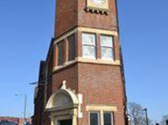 2 Bedrooms Flat for sale in Tweedy Road, Bromley BR1