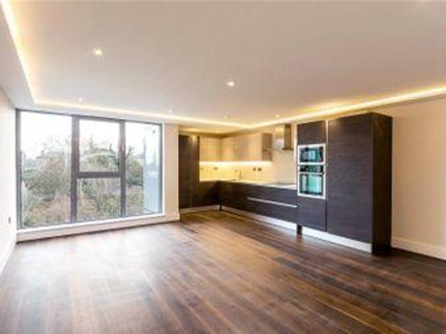 2 Bedrooms Flat for sale in Twenty One, Station Road, New Barnet EN5