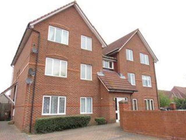 2 Bedrooms Flat for sale in Typhoon Way, Wallington SM6