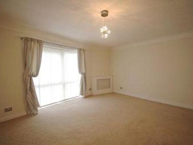 2 Bedrooms Flat for sale in Upton Road, Prenton CH43