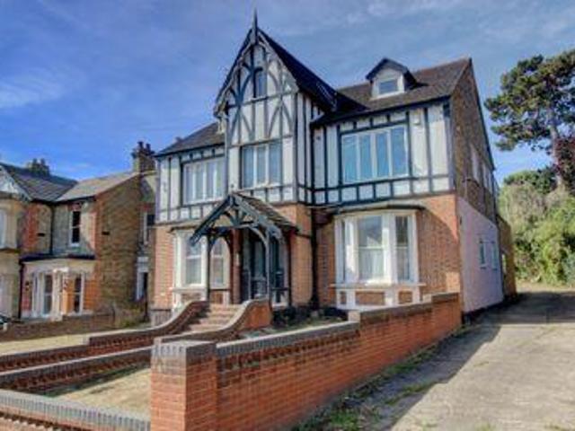 2 Bedrooms Flat for sale in Upton Road South, Bexley DA5