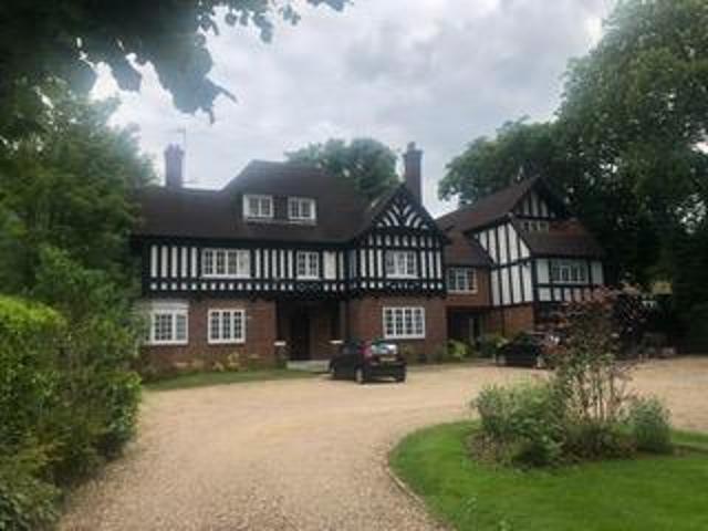 2 Bedrooms Flat for sale in Uplands Court, Frithwood Avenue HA6
