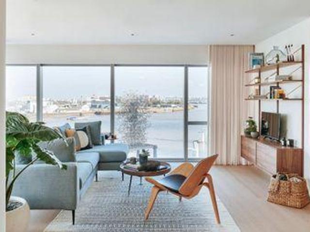 2 Bedrooms Flat for sale in Upper Riverside, Greenwich Peninsula, London SE10