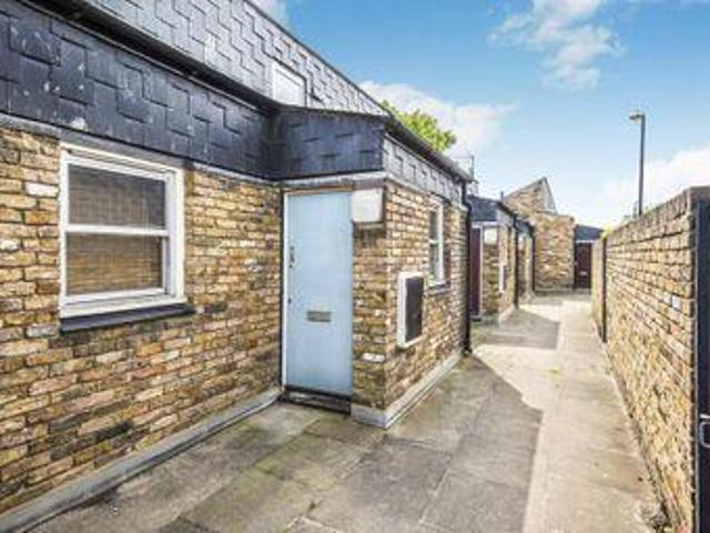 2 Bedrooms Flat for sale in Urlwin Walk, Myatts Fields South, London SW9