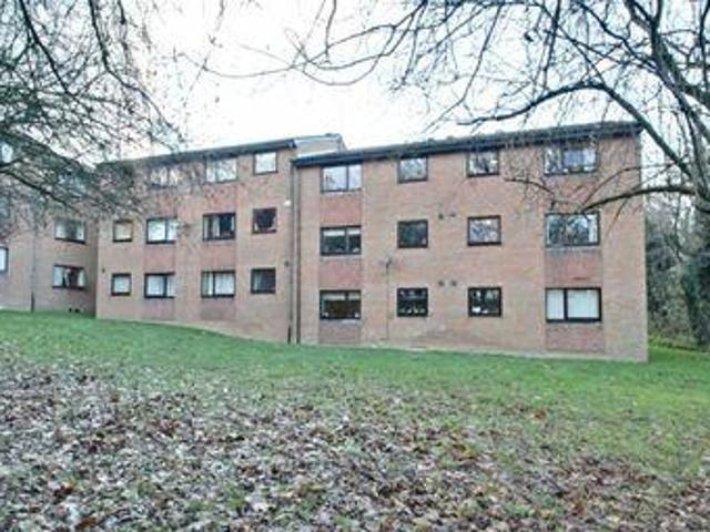 2 Bedrooms Flat for sale in Valley Green, Hemel Hempstead HP2