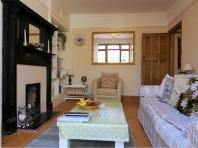 2 Bedrooms Flat for sale in Vancouver Road, Edgware HA8
