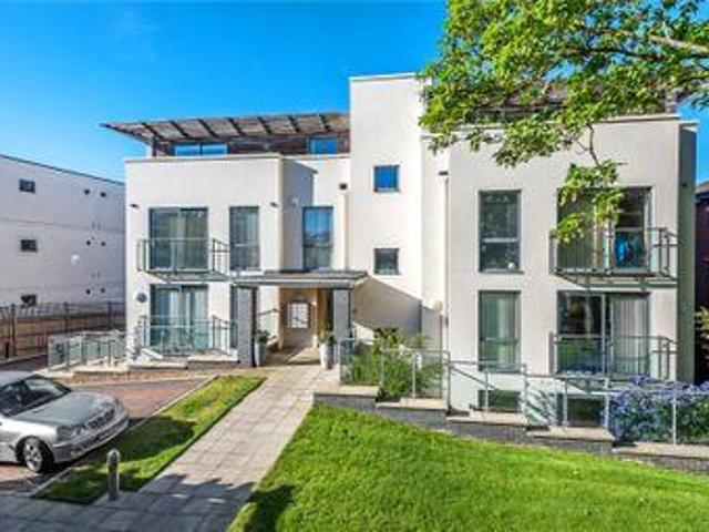 2 Bedrooms Flat for sale in Vantage Point, 139 Albemarle Road, Beckenham BR3