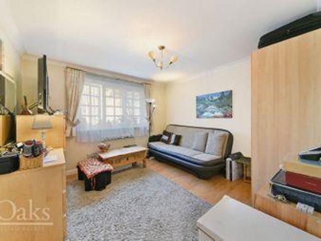 2 Bedrooms Flat for sale in Veals Mead, Mitcham CR4