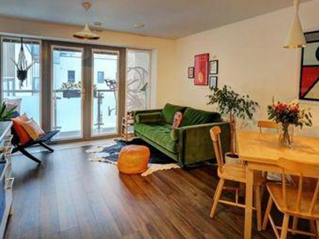 2 Bedrooms Flat for sale in Vernon Road, London E3