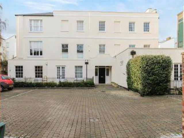 2 Bedrooms Flat for sale in Vittoria Walk, Cheltenham GL50