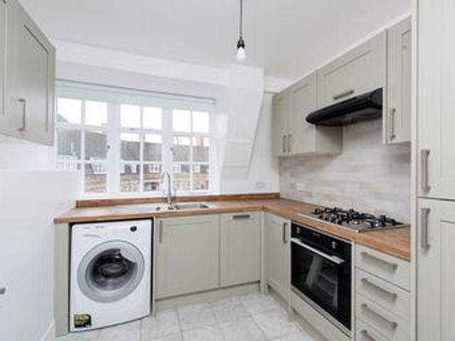 2 Bedrooms Flat for sale in Vicarage Crescent, Battersea SW11