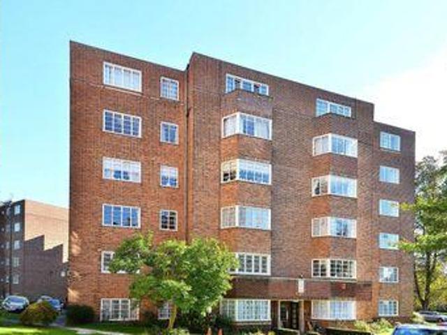 2 Bedrooms Flat for sale in Viceroy Close, Edgbaston, Birmingham B5