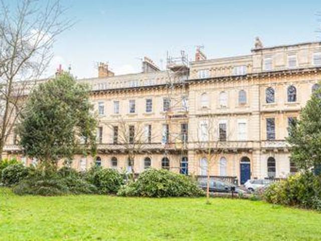 2 Bedrooms Flat for sale in Victoria Square, Clifton, Bristol BS8
