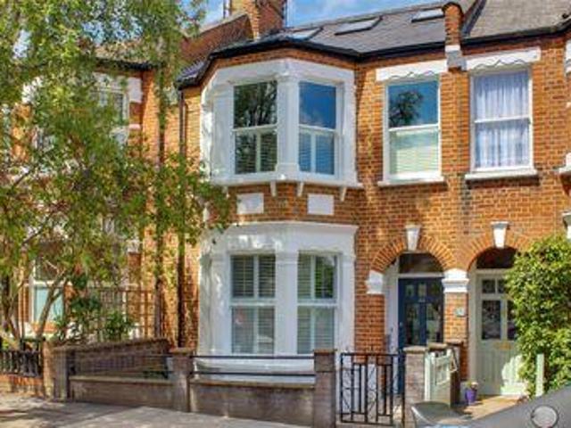 2 Bedrooms Flat for sale in Victoria Road, Alexandra Park, London N22