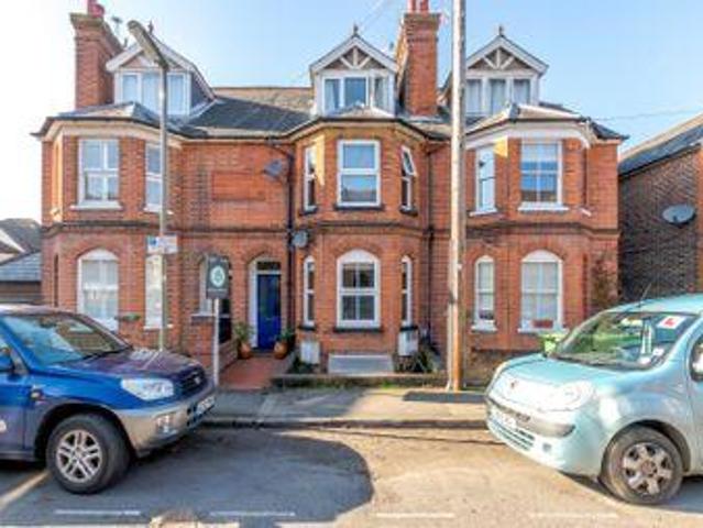 2 Bedrooms Flat for sale in Victoria Road, Guildford GU1