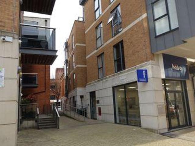 2 Bedrooms Flat for sale in Victoria Road, Surbiton KT6
