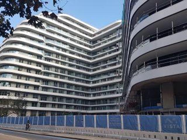 2 Bedrooms Flat for sale in Vista, Cascades, Chelsea Bridge, London SW11