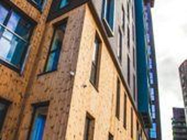2 Bedrooms Flat for sale in X1 Aire, Cross Green Lane, Leeds LS9