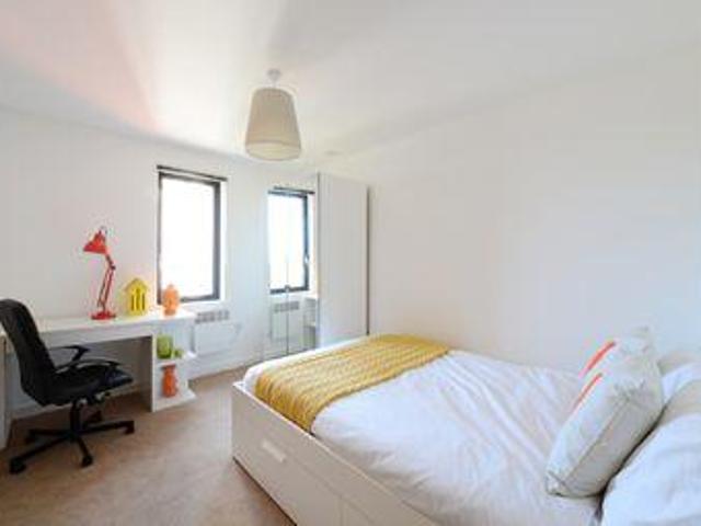 2 Bedrooms Flat for sale in X1 The Gallery, Plaza Boulevard, Liverpool L8