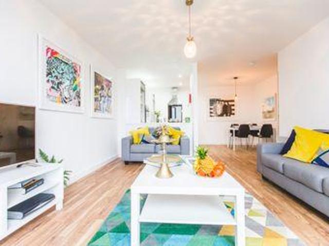 2 Bedrooms Flat for sale in X1 The Terrace, 11 Plaza Blvd, Liverpool L8