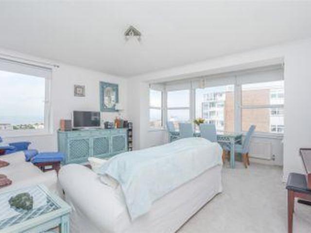 2 Bedrooms Flat for sale in York Avenue, Hove BN3