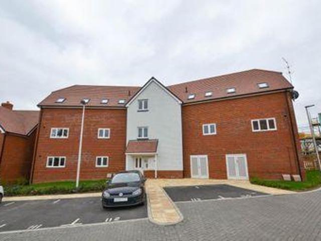 2 Bedrooms Flat for sale in Yarrow Place, Stone Cross, Pevensey BN24