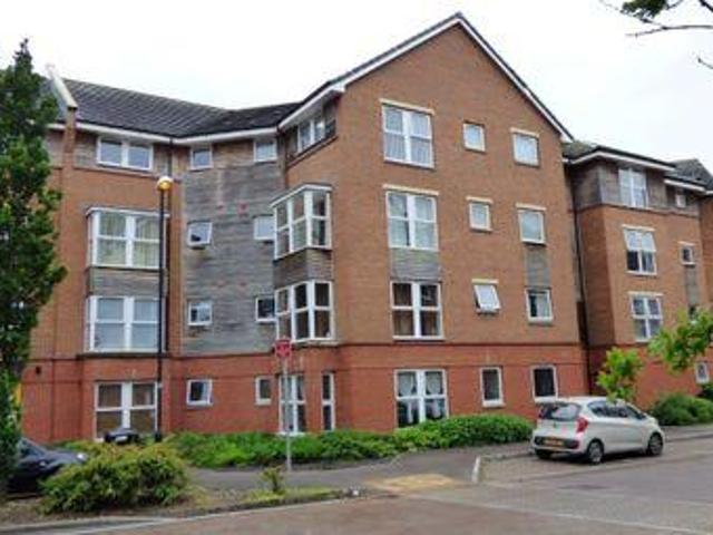 2 Bedrooms Flat for sale in Yersin Court, Old Town, Swindon SN1