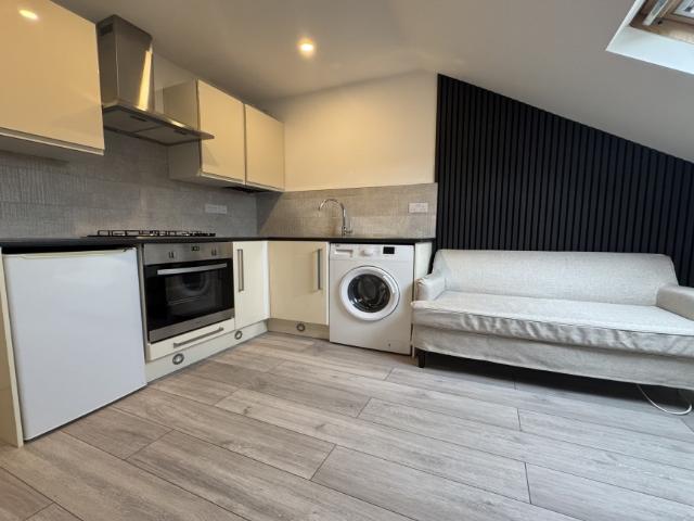 2 Bedrooms Flat Norbury £1,800 pcm