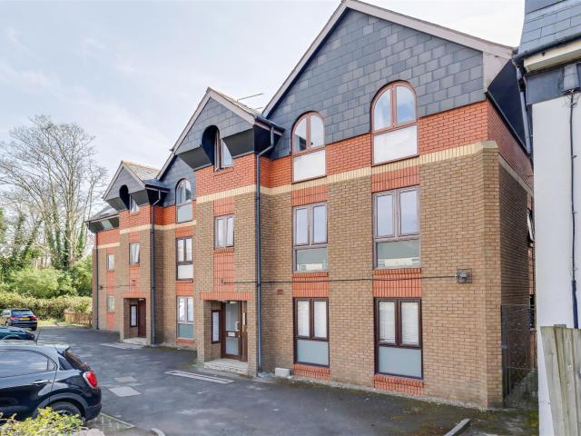 2 Bedrooms Flat/Apartment To Let