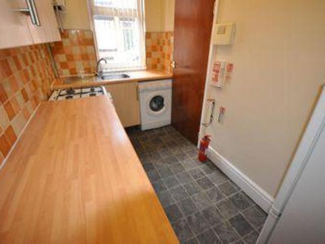 2 Bedrooms for rent in Meadow View, Hyde Park, Leeds LS6
