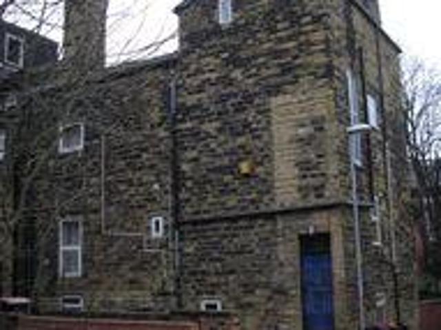 2 Bedrooms for rent in Midland Passage, Hyde Park, Leeds LS6