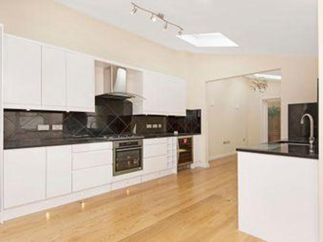 2 Bedrooms for rent in Northcote Road, London SW11