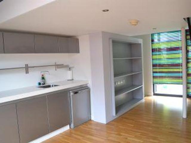 2 Bedrooms for rent in Ash Street, Salford M6