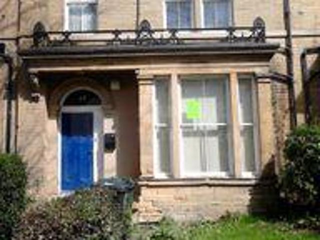2 Bedrooms for rent in Ashgrove, Bradford, West Yorkshire BD7