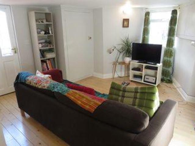 2 Bedrooms for rent in Beechwood Walk, Burley, Leeds LS4