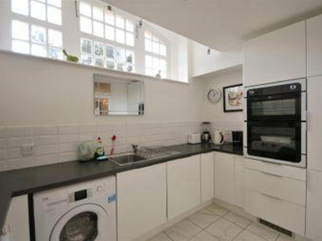 2 Bedrooms for rent in Bradshaw Close, London SW19