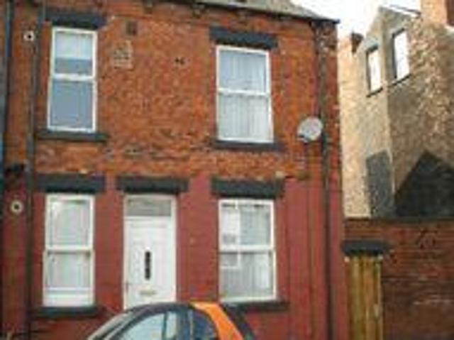 2 Bedrooms for rent in Brooklyn Place, Armley, Leeds LS12