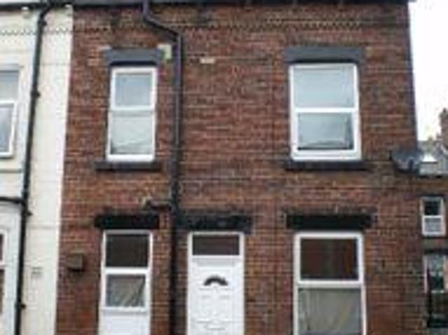 2 Bedrooms for rent in Clark Road, East End Park, Leeds LS9