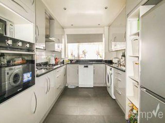 2 Bedrooms for rent in Cranford Drive, Hayes, Middlesex UB3